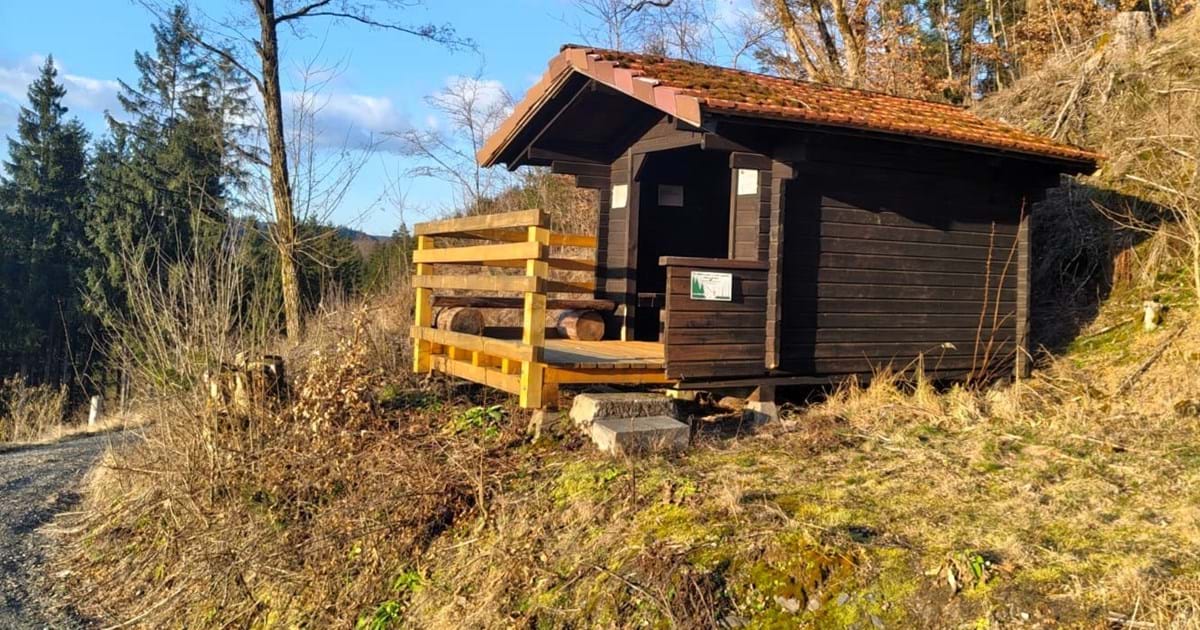 Neue Bänke für Aussichtspunkte Nurner Brocken und Annette-Häuschen ...