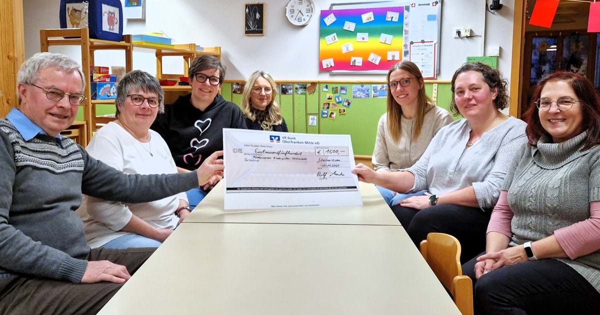 Spendenübergabe beim Kindergartenförderverein Steinwiesen | Markt ...